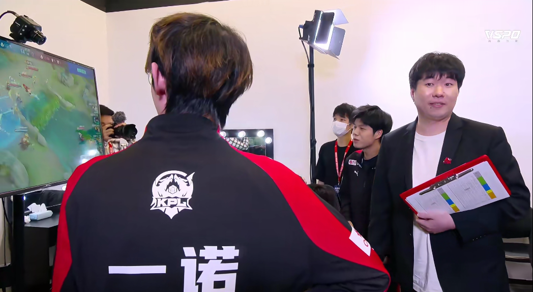 AG如BAO所言已完善好？小玖和一诺互秀，AG1-0KSG却被指出问题！-王者荣耀官方网站-腾讯游戏