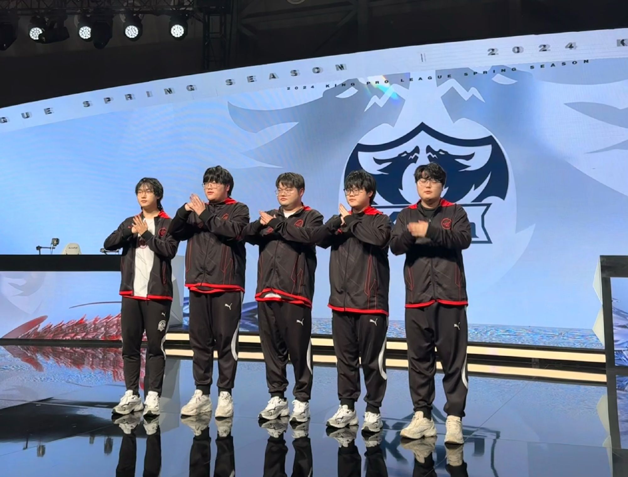 Fly关羽宝刀未老！RW3-2DYG差点掉B：笑影为狼队加油-王者荣耀官方网站-腾讯游戏