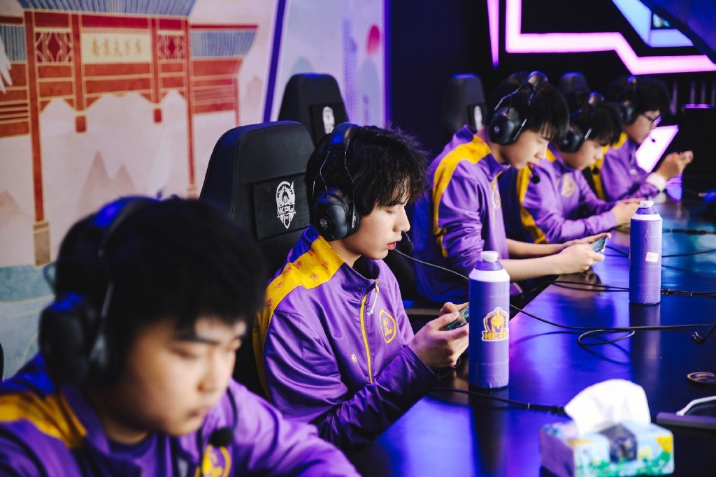 Hero零封DYG送对手打卡位赛，四连败终结，生死之战成功觉醒-王者荣耀官方网站-腾讯游戏