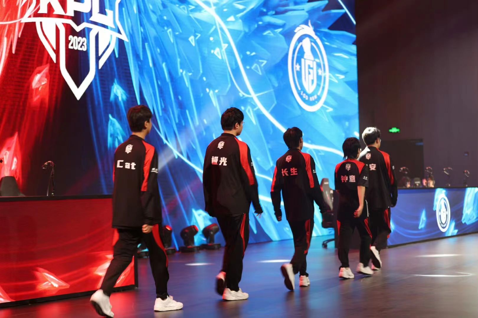 WB4-1横扫XYG，史上最牛S组诞生：御三家、天狼星和4大天王聚齐！-王者荣耀官方网站-腾讯游戏