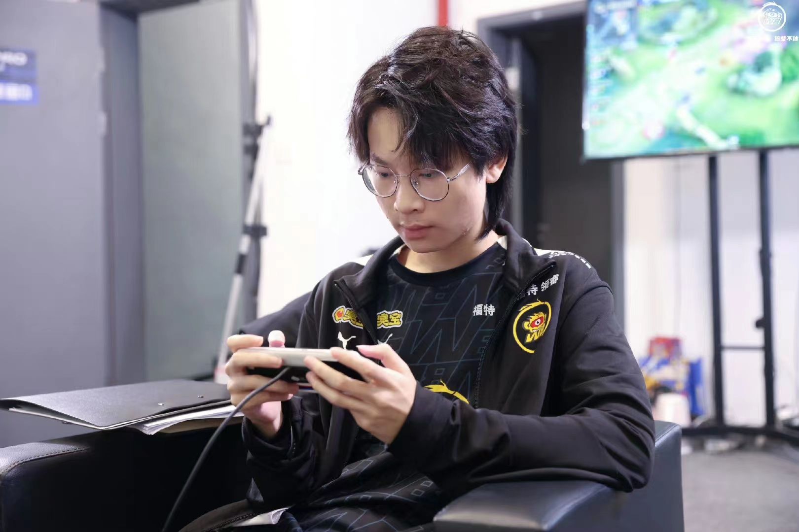 WB4-1横扫XYG，史上最牛S组诞生：御三家、天狼星和4大天王聚齐！-王者荣耀官方网站-腾讯游戏