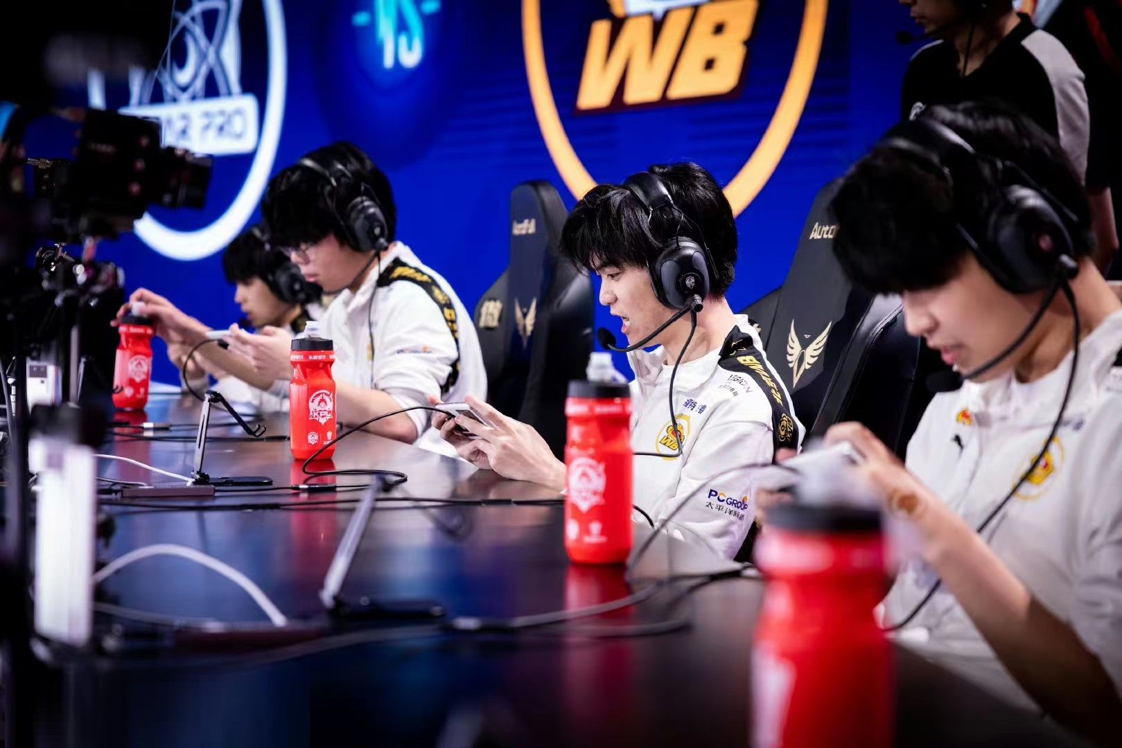 eStar1-4爆冷WB，止步6强！易峥赛后采访：可以接受，目标再夺冠-王者荣耀官方网站-腾讯游戏